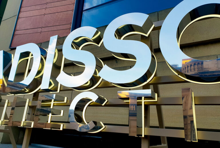 Top Practices for Illuminating the External Signs