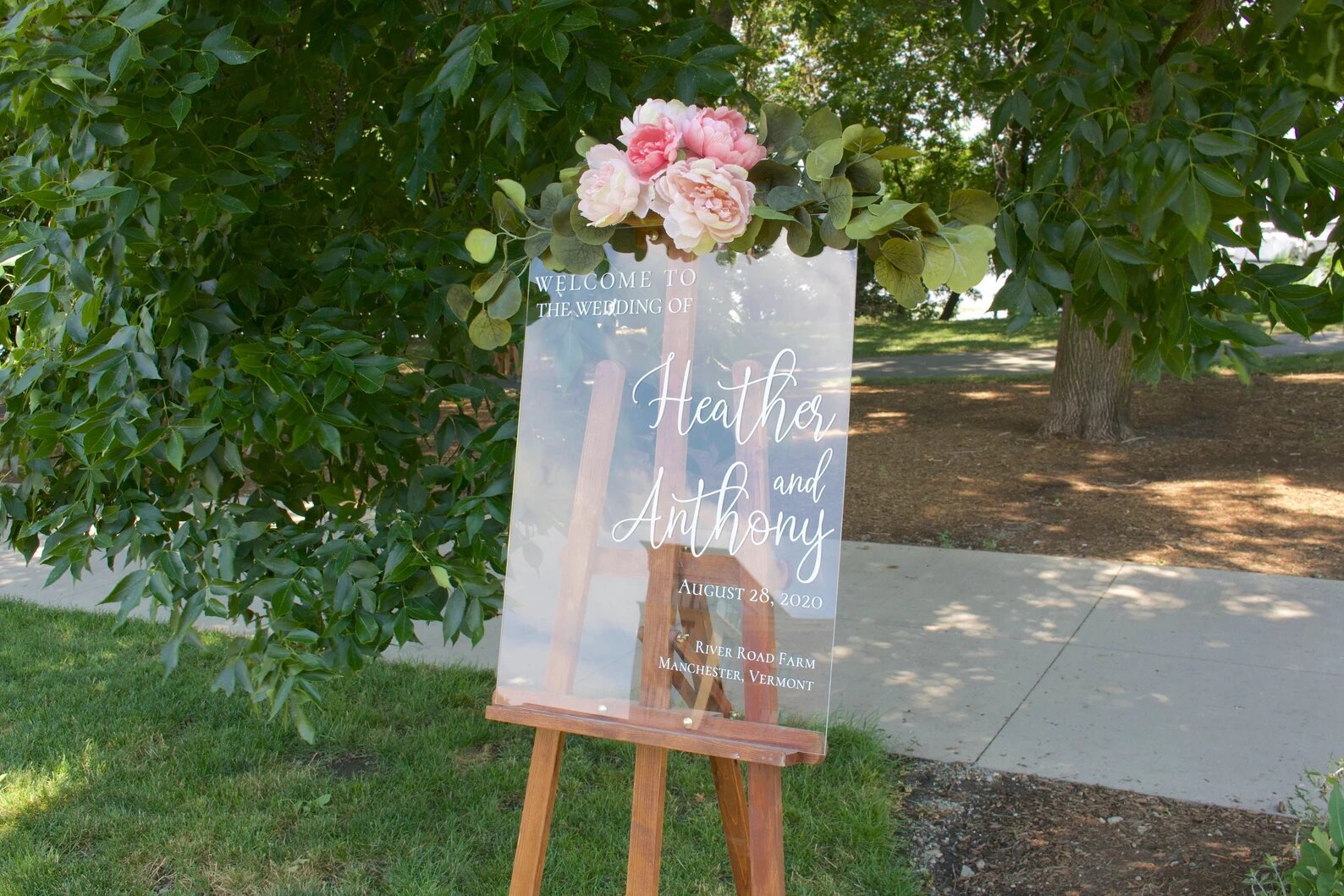 How to Attach Flowers to an Acrylic Sign | Zero Signs